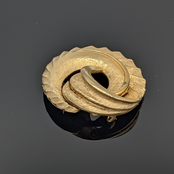 Coro | Jewelry | Coro 5s Brooch Pin Mod Swirl Wave Matte Finish | Poshmark